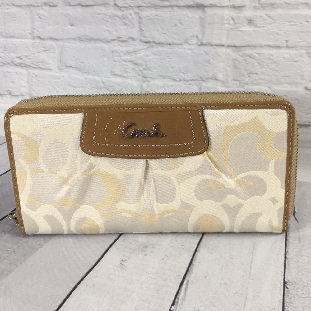 Coach Accordion Wallet - Gem